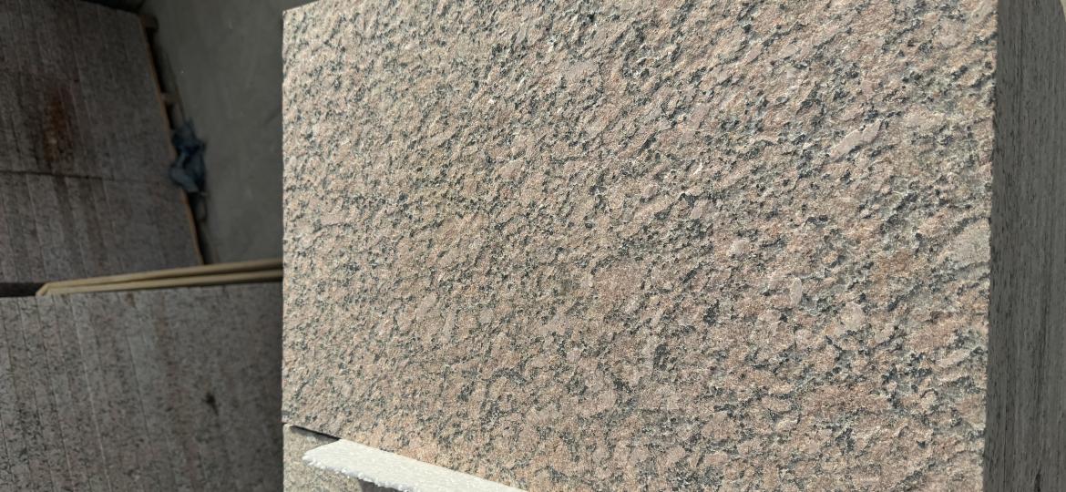 Red Aswan granite in flamed finish